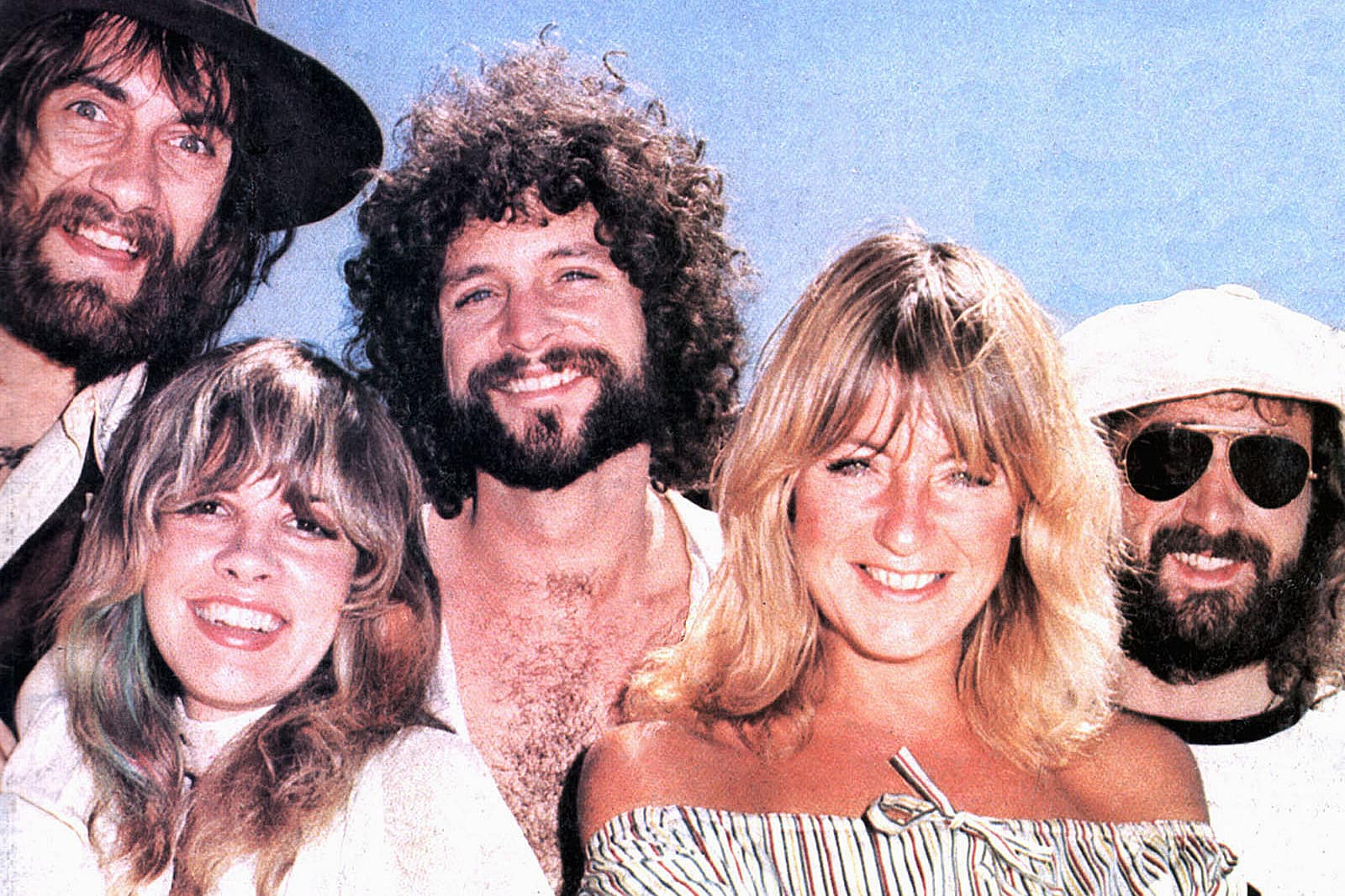 The Call Lindsey Buckingham Made Before Joining Fleetwood Mac - The Bob ...